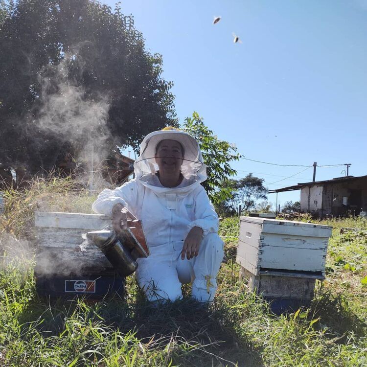 La Carola produce miel de azahares o miel de monte en el norte ...