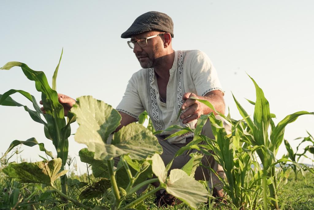 Wilson Saliwonczyk tiene dos oficios, quintero y payador: "Acá me queda ...