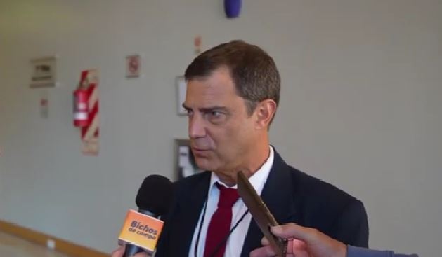 Andrés Malamud sugiere no pelearse con las potencias en pugna: “Tenemos ...